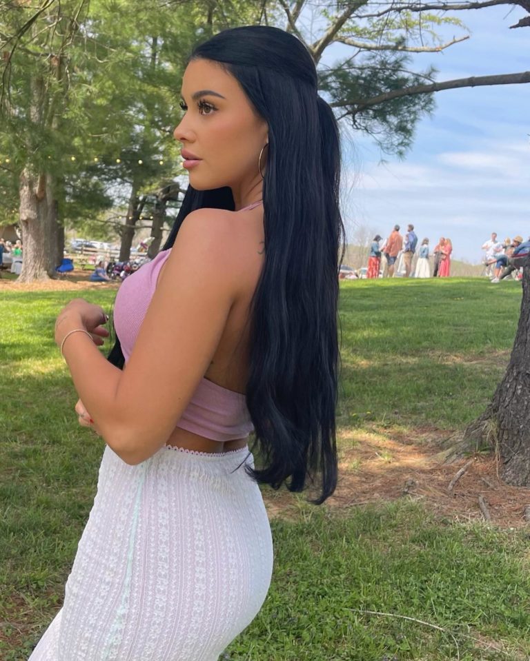 Devorah Roloff: Age, Bio, Career, Boyfriend, Net Worth & More