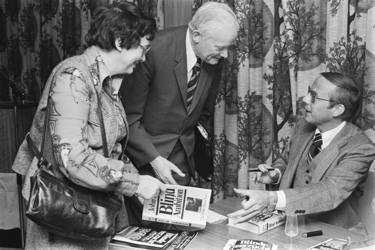 Maureen Dean: Biography, Controversies, and Net worth - 8 Billion Voices