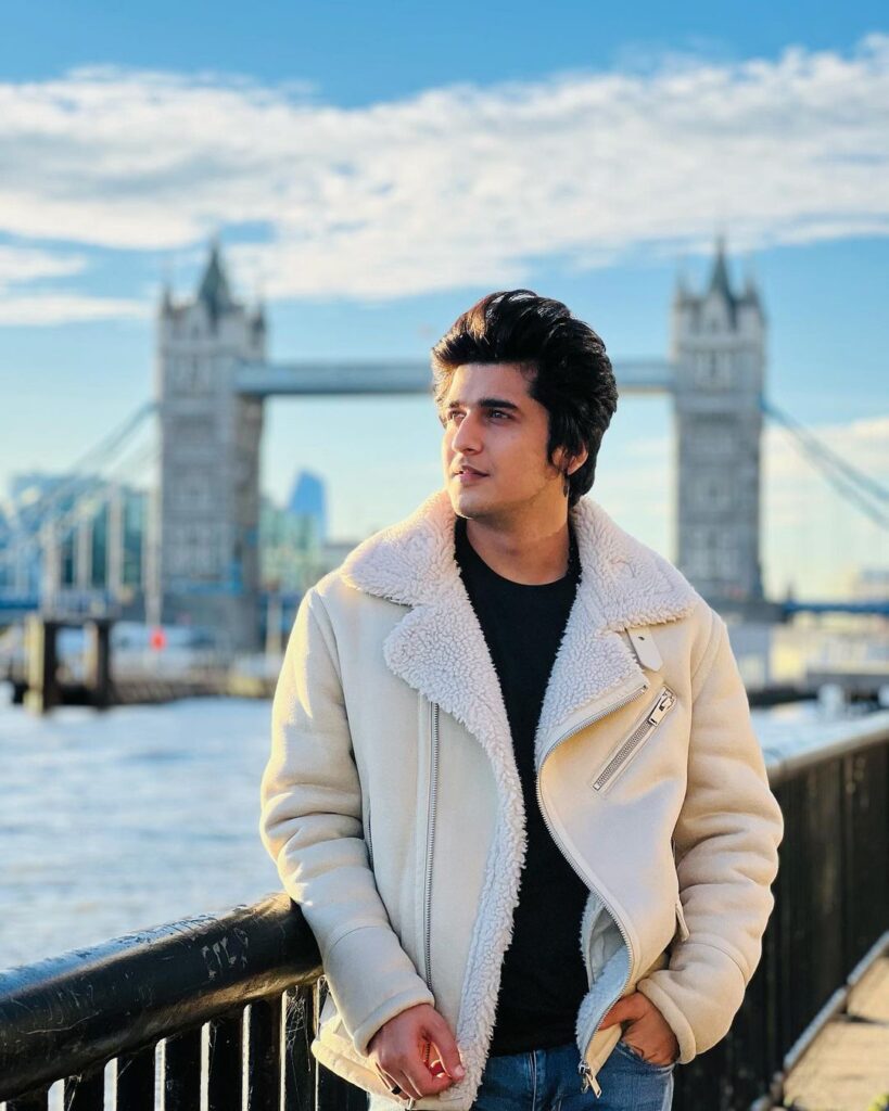 Bhavin Bhanushali- The Young Indian Heartthrob! – 8 Billion Voices