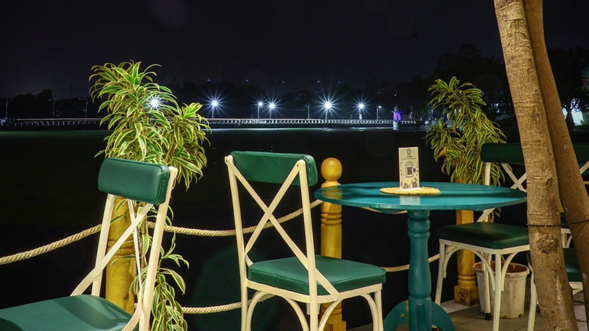 Cafes In Udaipur: Explore The Lip-Smacking Food In Udaipur