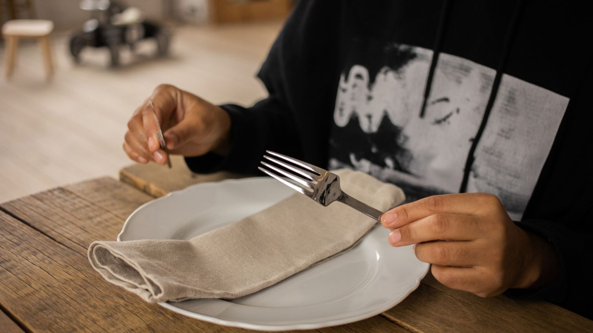 Cutlery Etiquette - Know How To Dining Gracefully