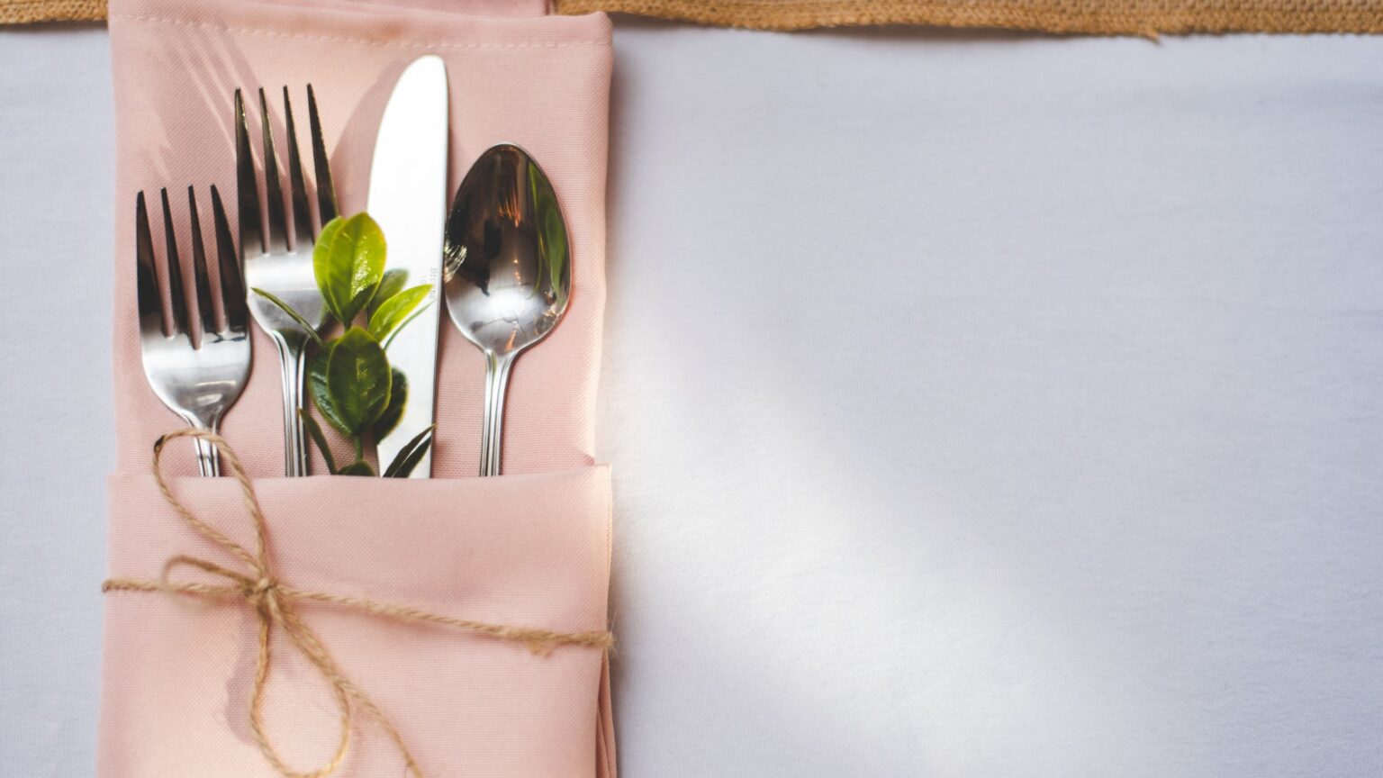 Cutlery Etiquette - Know How To Dining Gracefully