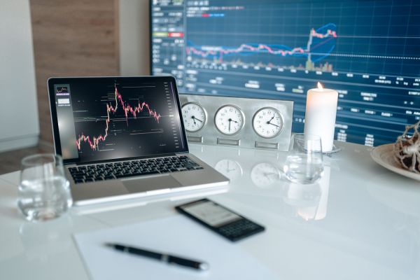 Addressing Screen Bleeding Issues on Your Laptop Display – 8 Billion Voices